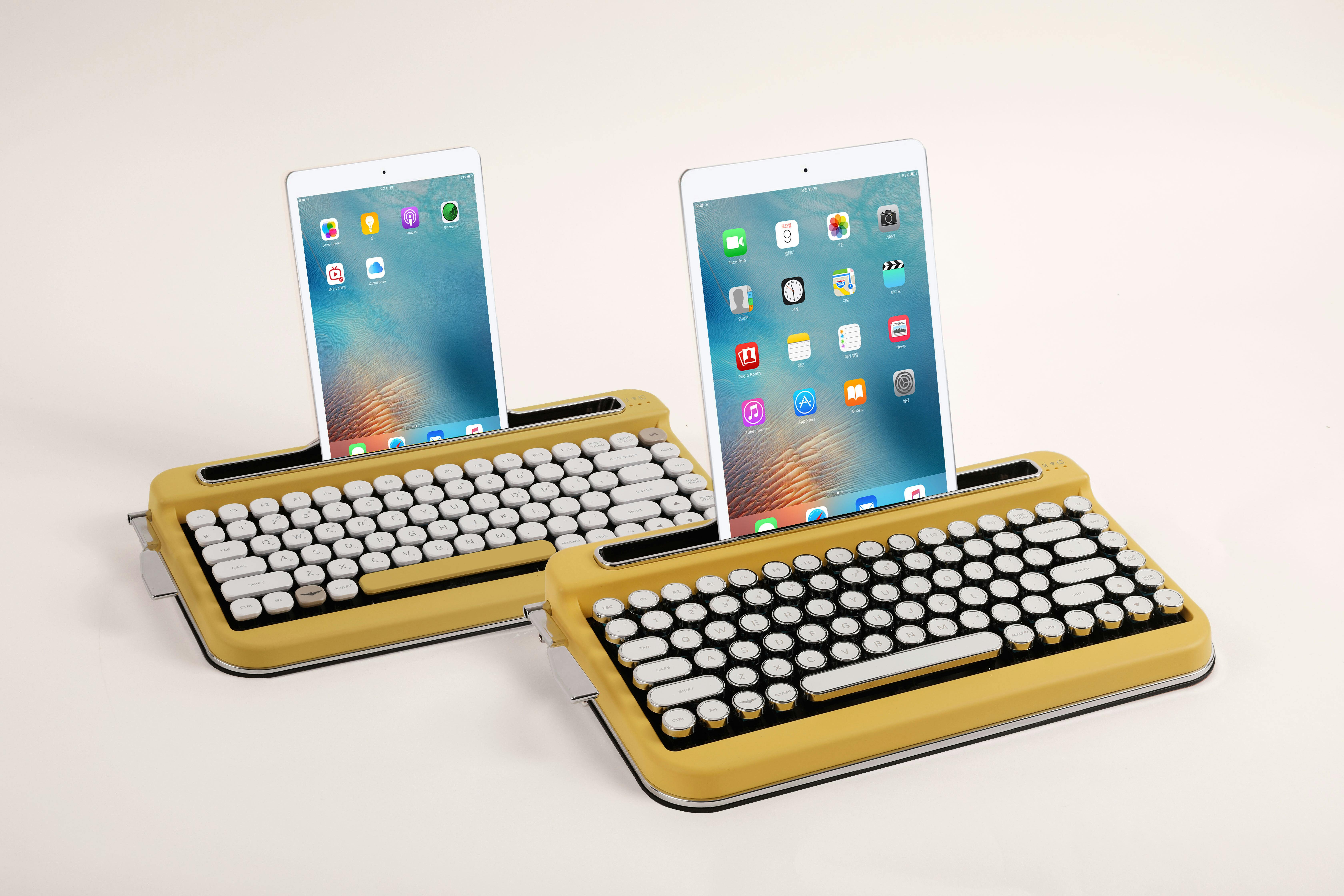 新しいレトロ。タイプライターワイヤレスキーボード「PENNA 新しいレトロ。タイプライターワイヤレスキーボード「PENNA